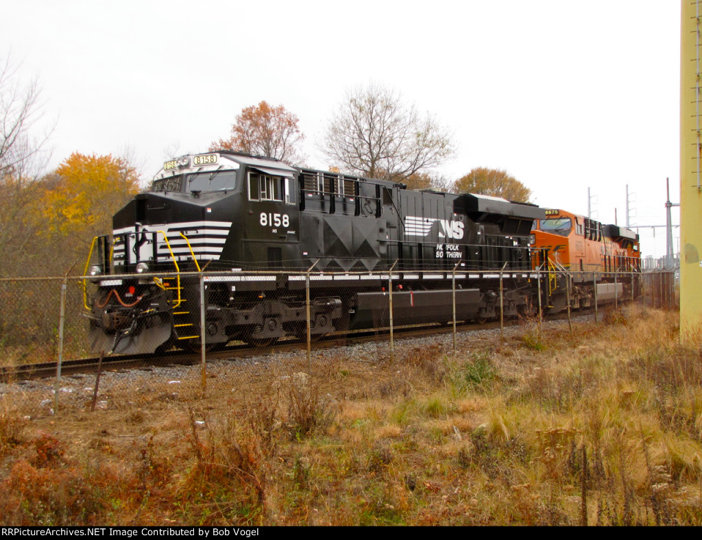 NS 8158 and BNSF 6675